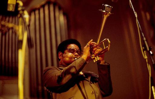 How And Why Did Dizzy Gillespie's Cheeks Puff Up Like That? - Yona ...